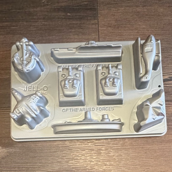 Jell-O | Kitchen | Set Of 2 Saluting The Armed Forces Jello Molds ...